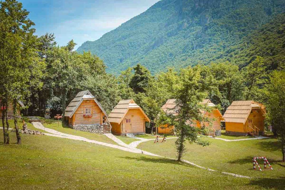 Savršen beg u prirodu - Rafting na Tari i odmor u kampu Rajska rijeka ...